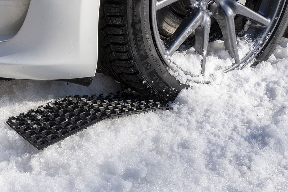 Foldable Traction Aids for All Surfaces - ProTrax - Plastipro